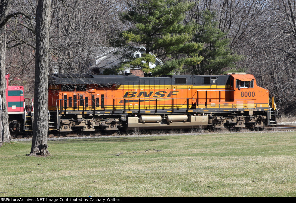 BNSF 8000